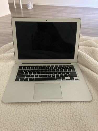 Apple MacBook Air 13" (128GB SSD, Intel Core i5, 1.6 GHz, 4GB) Laptop ...