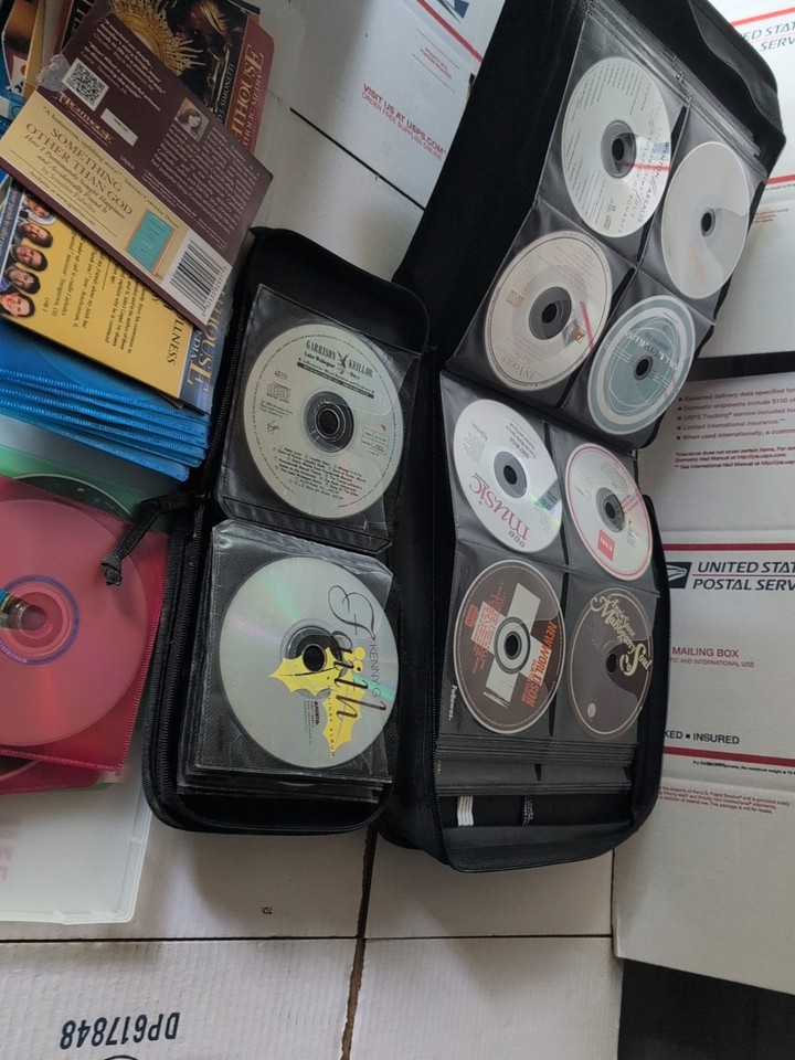 Lot Of 400 CDS MIXED MEDIA LOT Loose DISCS W/3 Binders/Cases ASSORTED ...