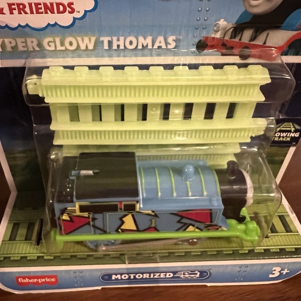 Thomas & Friends Hyper Glow In The Dark Thomas Motorized Glowing Track ...