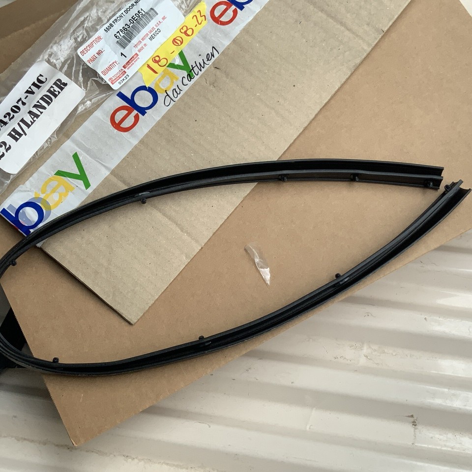 2020-2024 Toyota Highlander Front Right Door Weatherstrip Seal 67863 ...