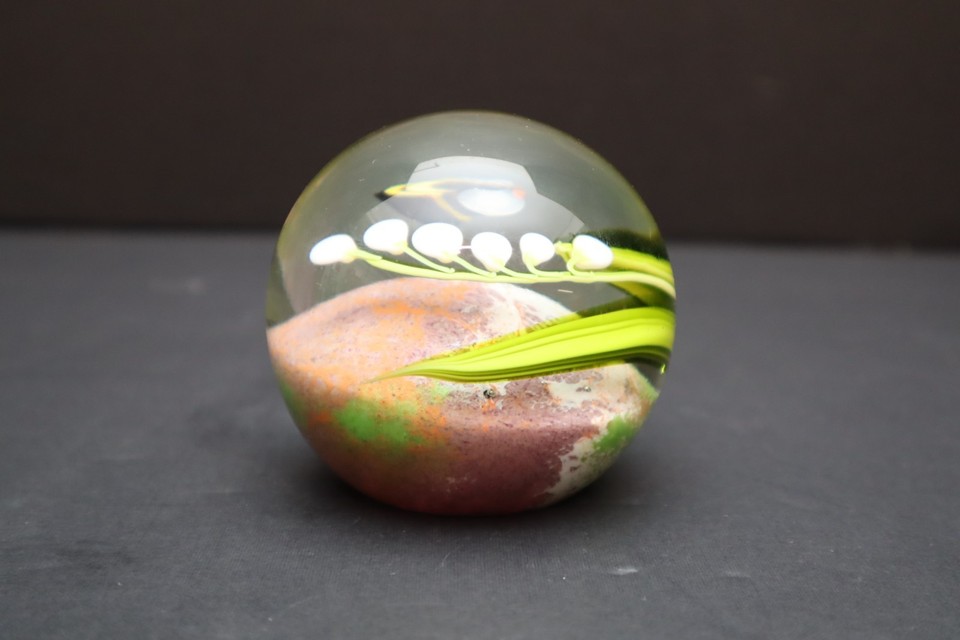 Orient & Flume Studio art glass paperweight SIGNED Bumblebee Bee ...
