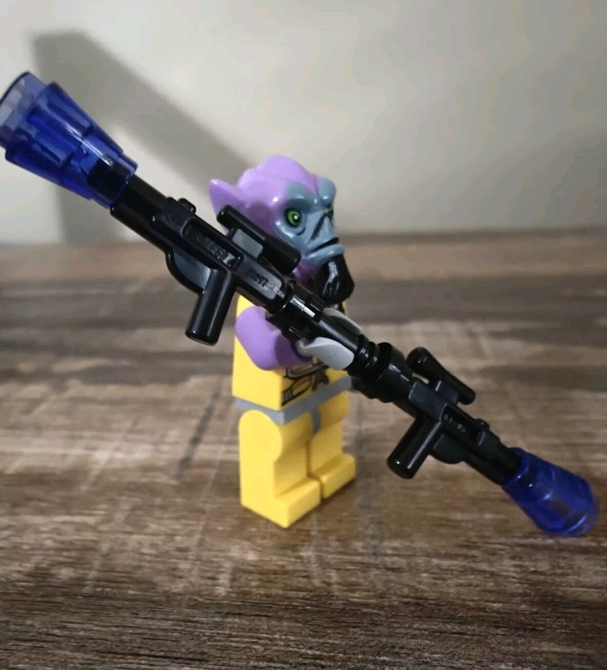 **NEW** LEGO Zeb Orrelios ALTERNATIVE Minifigure With Bo-Rifle & Custom ...