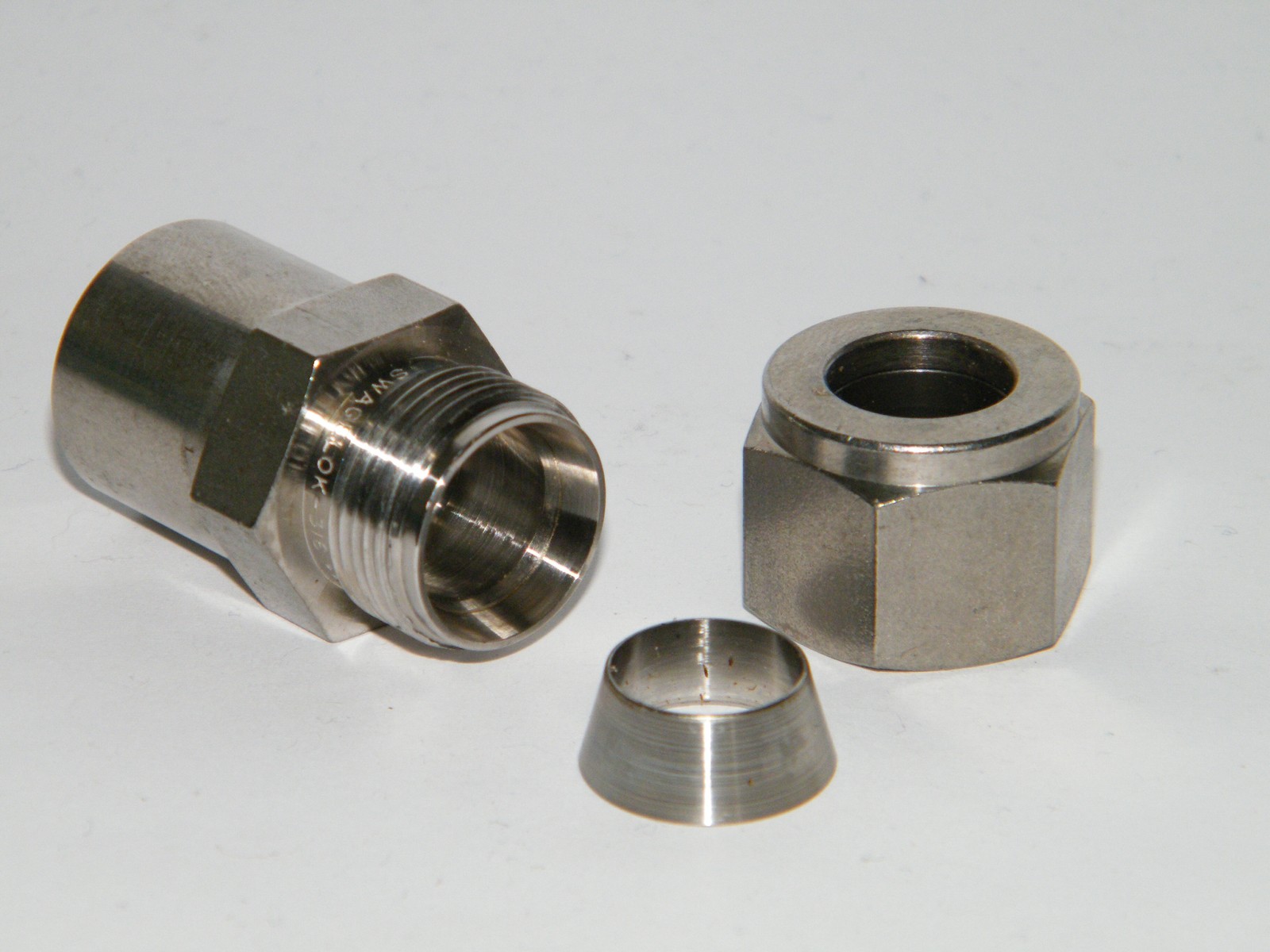 SWAGELOK S/S, 1/2" TUBE O.D. X 1/2" MPW, MALE PIPE WELD, SS-810-1-8W ...