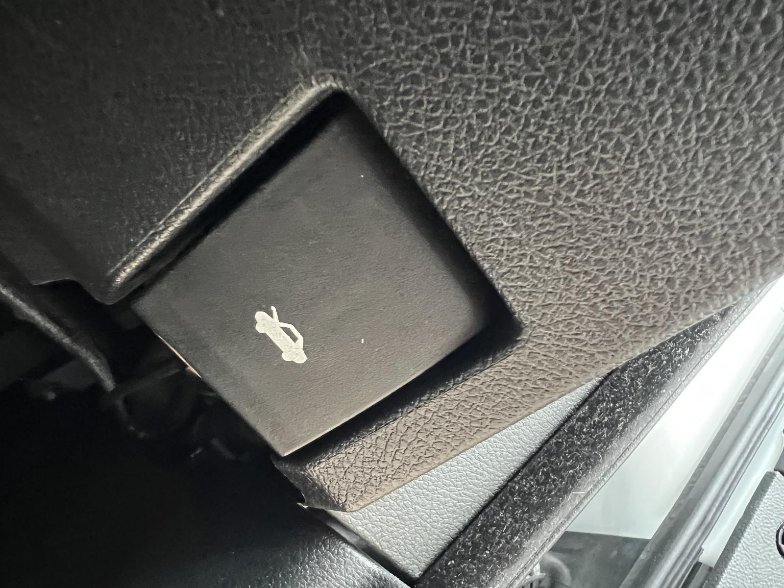 CHRYSLER 300C LX2, 05/12-12/21 BONNET RELEASE HANDLE (UNDER DASH) | eBay