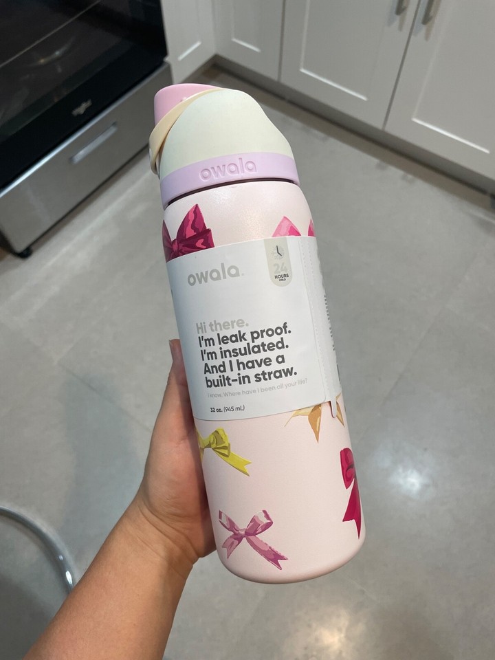 Owala Girlhood 🎀 Bowala Pink Tied Bows FreeSip 32 oz. Bottle Urban ...