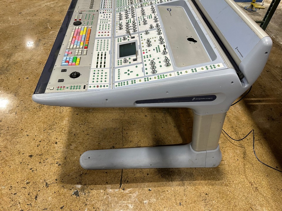 Avid digidesign D-Control ICON 16 Fader with XMON, Stand for Pro Tools ...