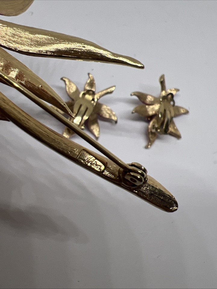 Vintage Signed Lisa Purple Flower Brooch Multi-Color Rinestone & Clip ...