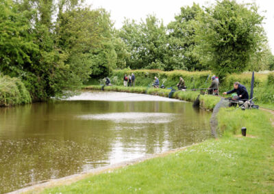 Photo 6x4 Worcester and Birmingham Canal Astwood/SO9365 Anglers above ...