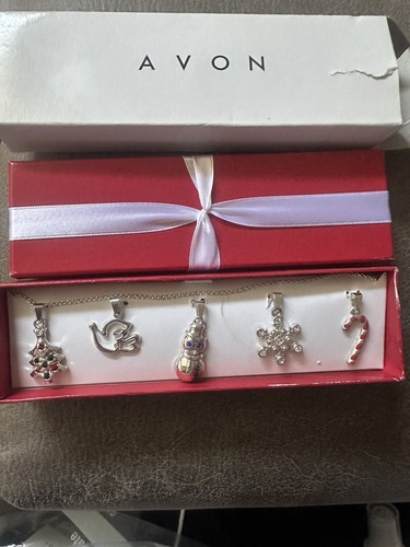 NEW IN BOX Avon Christmas Charm Necklace Set ADJUSTABLE CHAIN LENGTH | eBay
