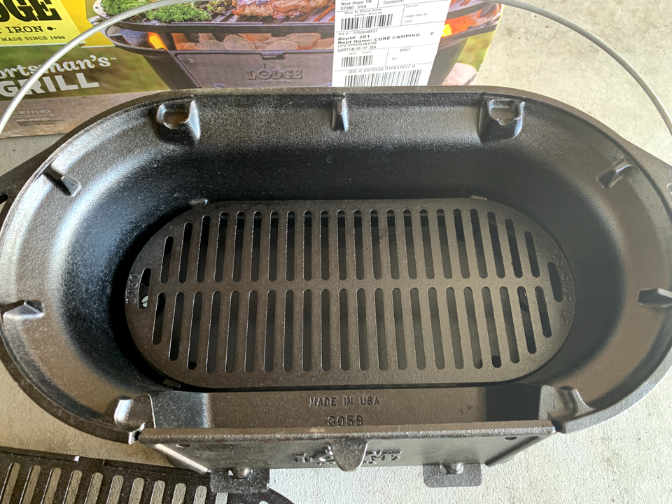 Lodge Cast Iron Sportsman’s Grill w/Handle - COMPLETE - with box - NEW ...