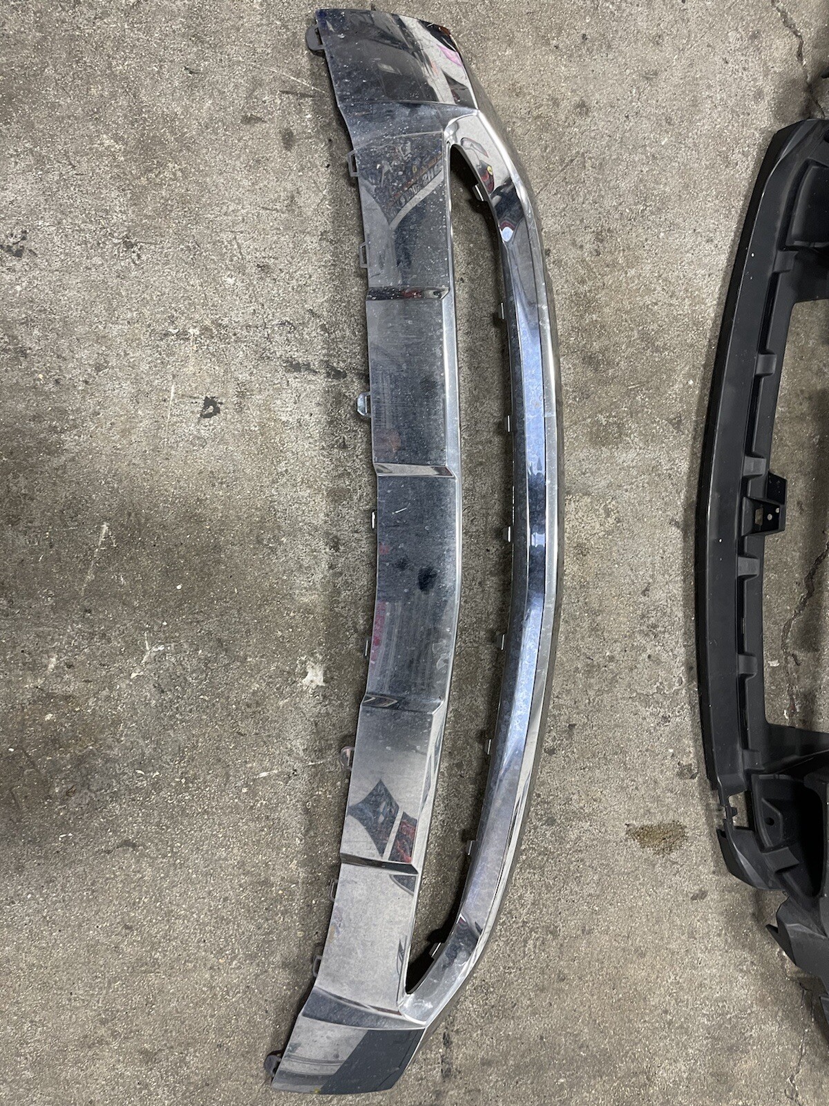 2016-2019 Mercedes GLE-Class Front Bumper Lower Chrome Molding ...