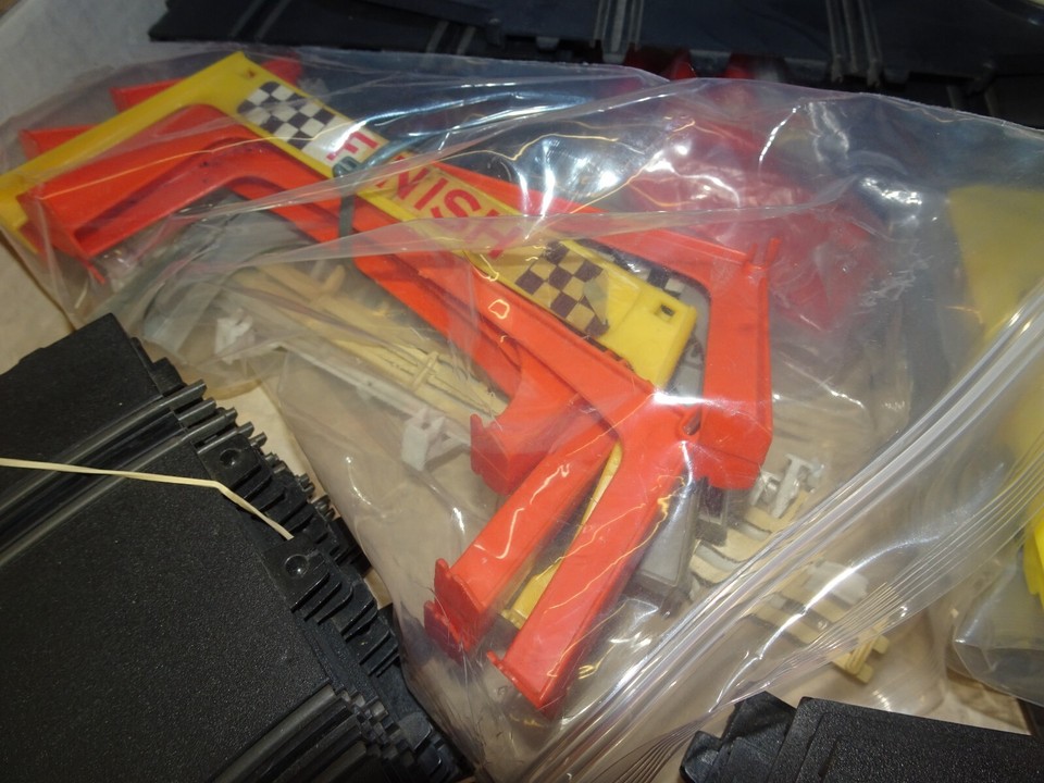 1963 ELDON DAYTONA BEACH RACING SET 1/32 SLOT CAR SET CARS 26 PC TRACK ...