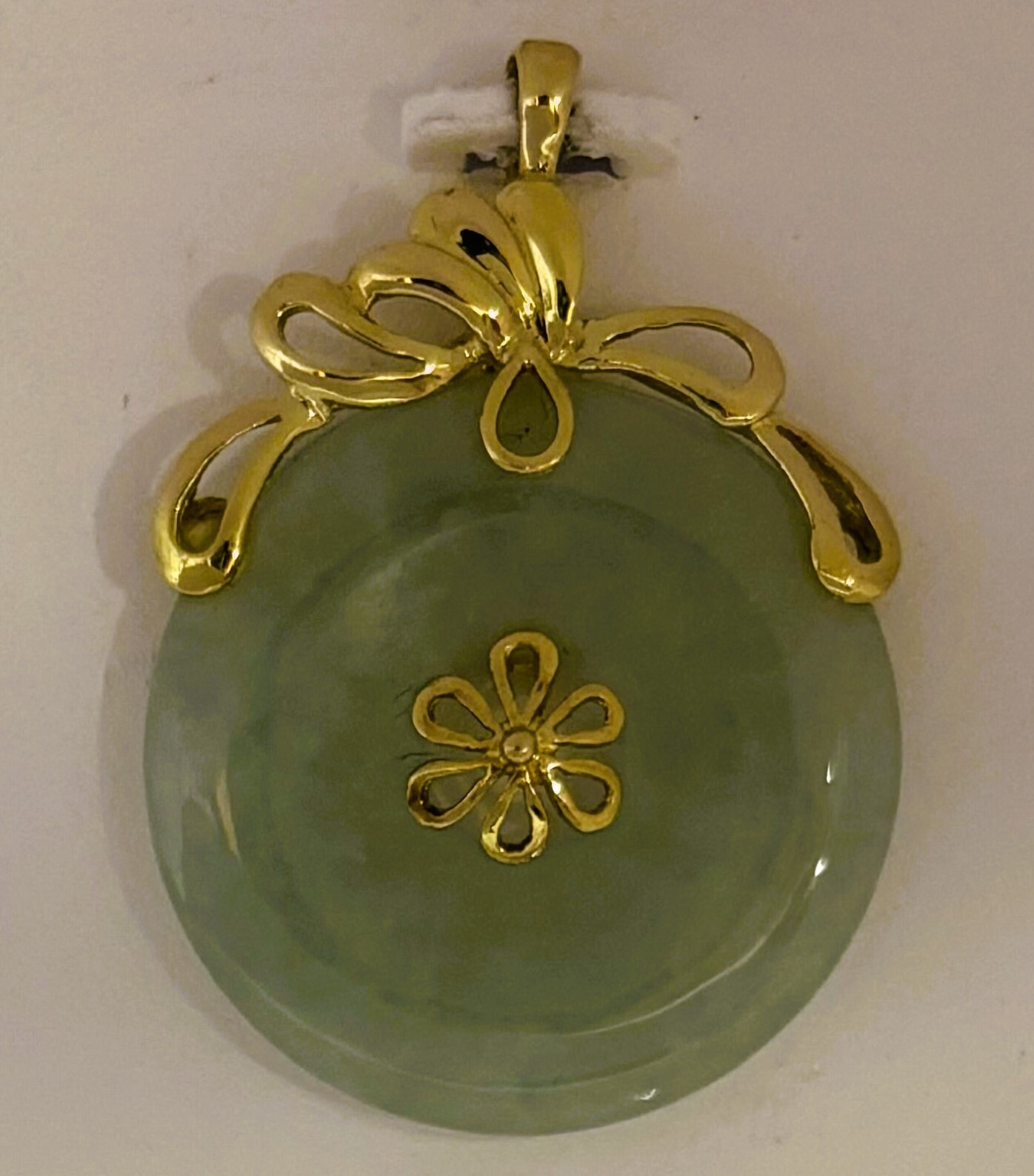 14K GOLD PENADANT WITH ROUND JADE STONE - Gem