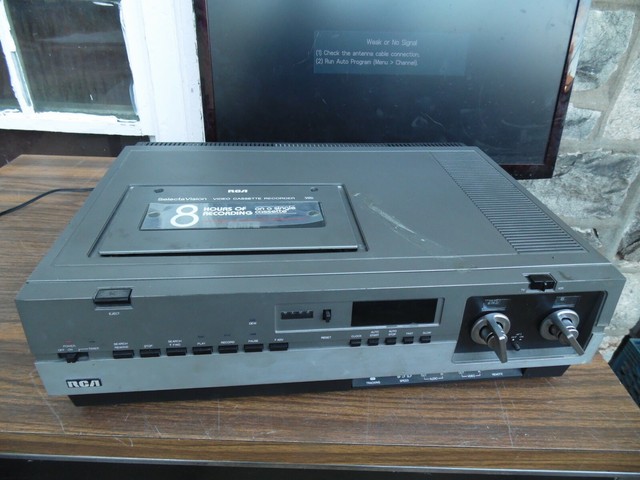 Vintage 1982 RCA Selectavision VGT205 VHS Top Loading VCR Player ...