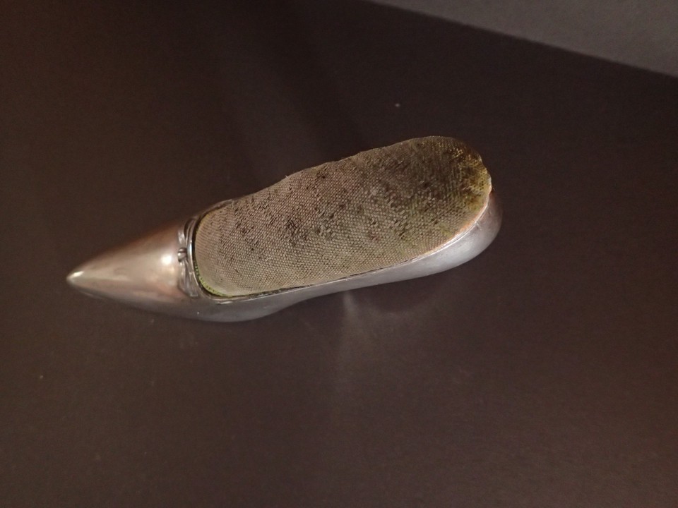 ANTIQUE BRONZE 1910 SLIPPER PIN CUSHION. JENNINGS BROS JB1671 | eBay ...