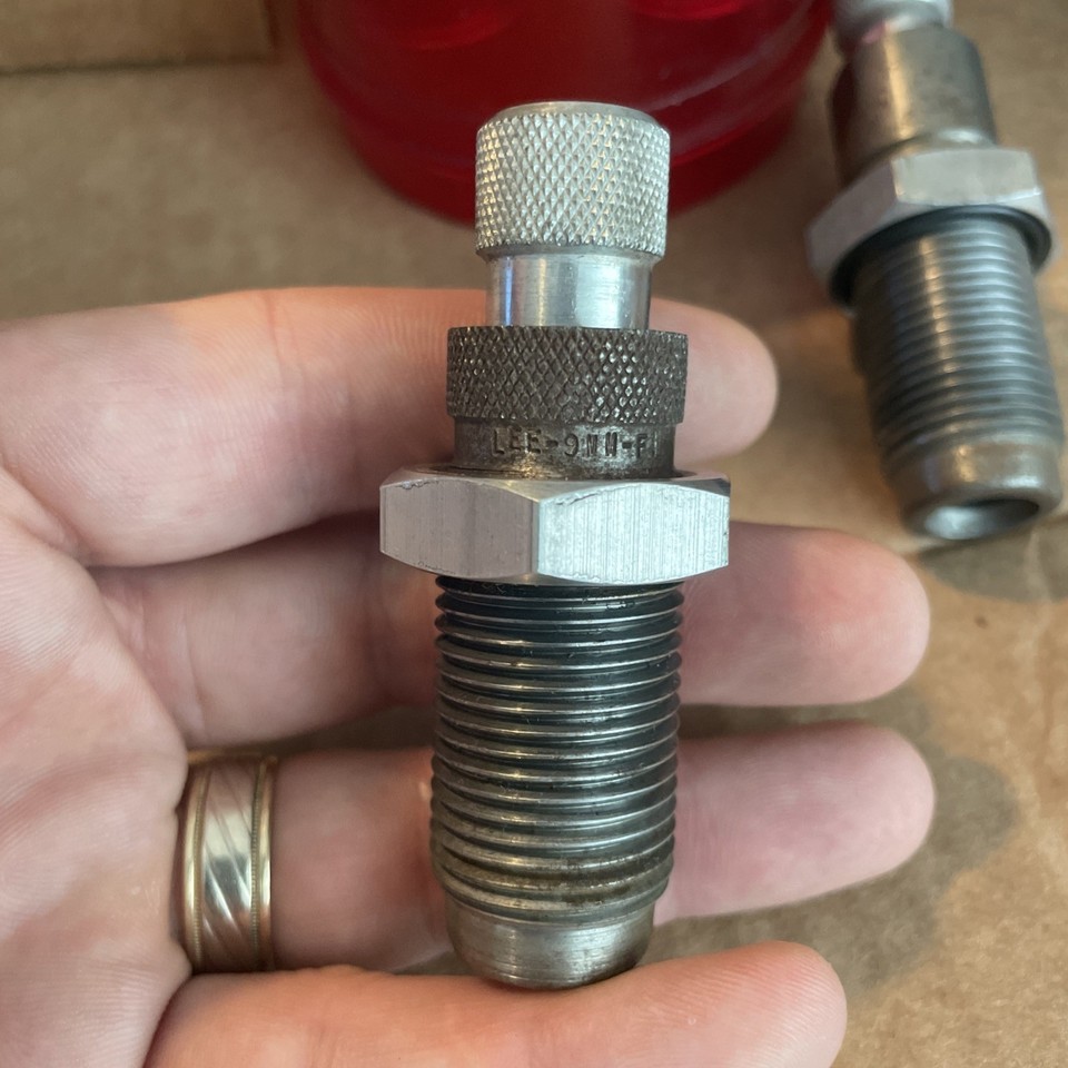 Lee Precision 2 Die Reloading Set 9MM Luger FL Full Length Size & Seat ...