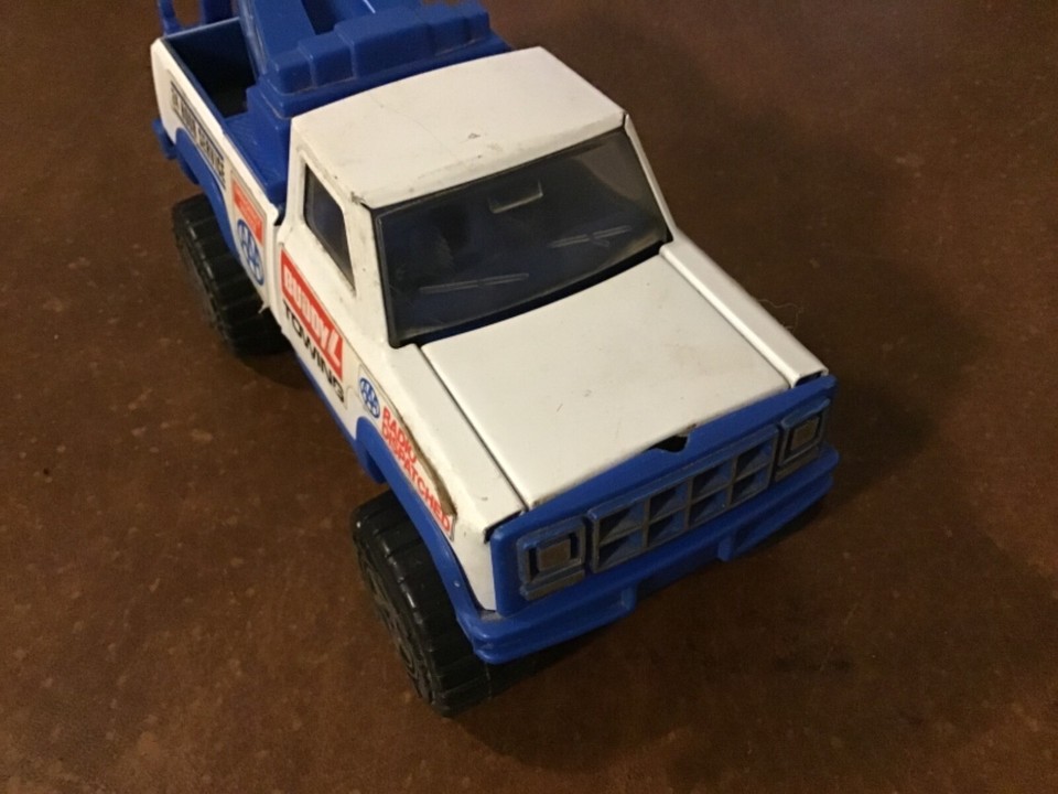 Tow truck 1979 Buddy L Corp Emergency Services Tow Pickup ~ AAA ~ Metal ...
