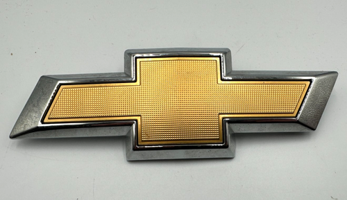 OEM Chevrolet Chevy Traverse Tailgate Rear Emblem Bezel Logo 84046098 ...