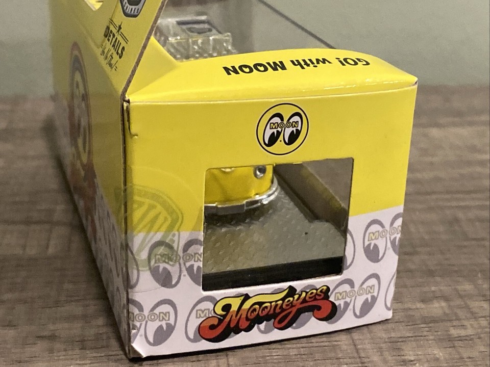 M2 Machines MOONEYES - 1960 VW Delivery Van "KOMBI" R55! | eBay