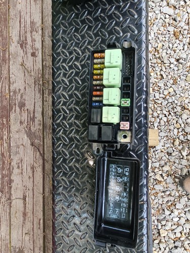 07 08 09 10 11 12 13 MINI COOPER ENGINE BAY FUSE PANEL RELAY BOX ...