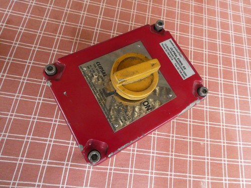 Clipsal Stahl Explosion Proof Isolating Switch Metal Body 7.5kW 3 Ph ...