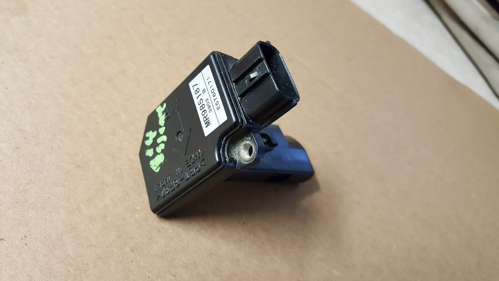 mitsubishi Mass Air Flow Sensor MR985187 e5t60171 oem a409 | eBay