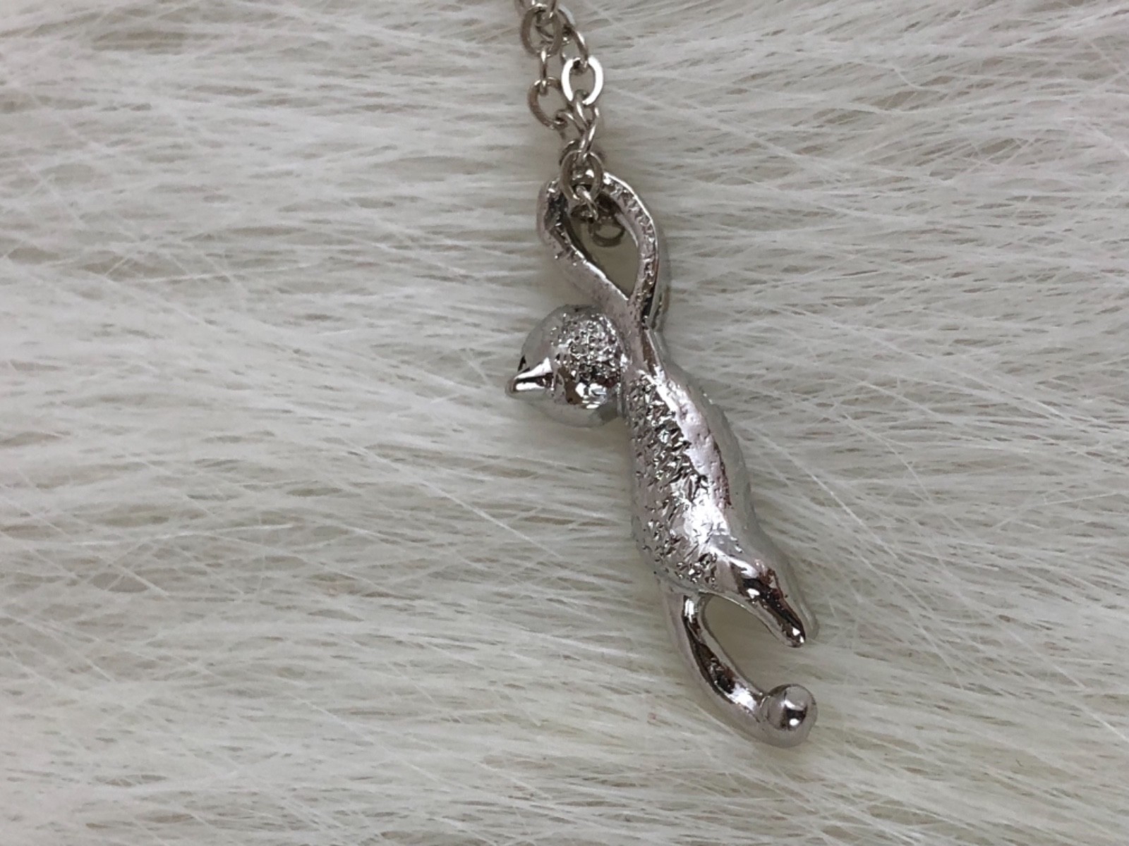 Cat Kitten Hanging Off Sterling Silver Chain Necklace Gift Collectible ...