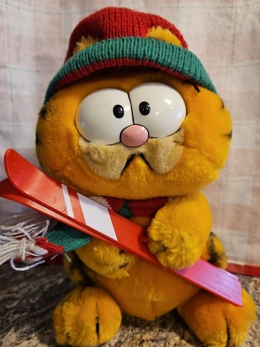 Vintage Skiing Garfield The Cat Plush With Skis ,Hat And Scarf Limited ...