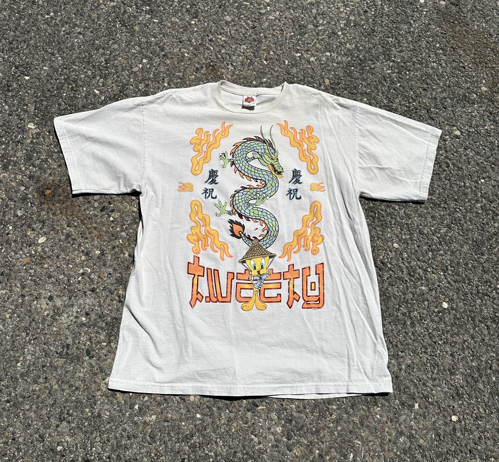 Vintage 1999 Looney tunes tweety Chinese Dragon t-shi… - Gem