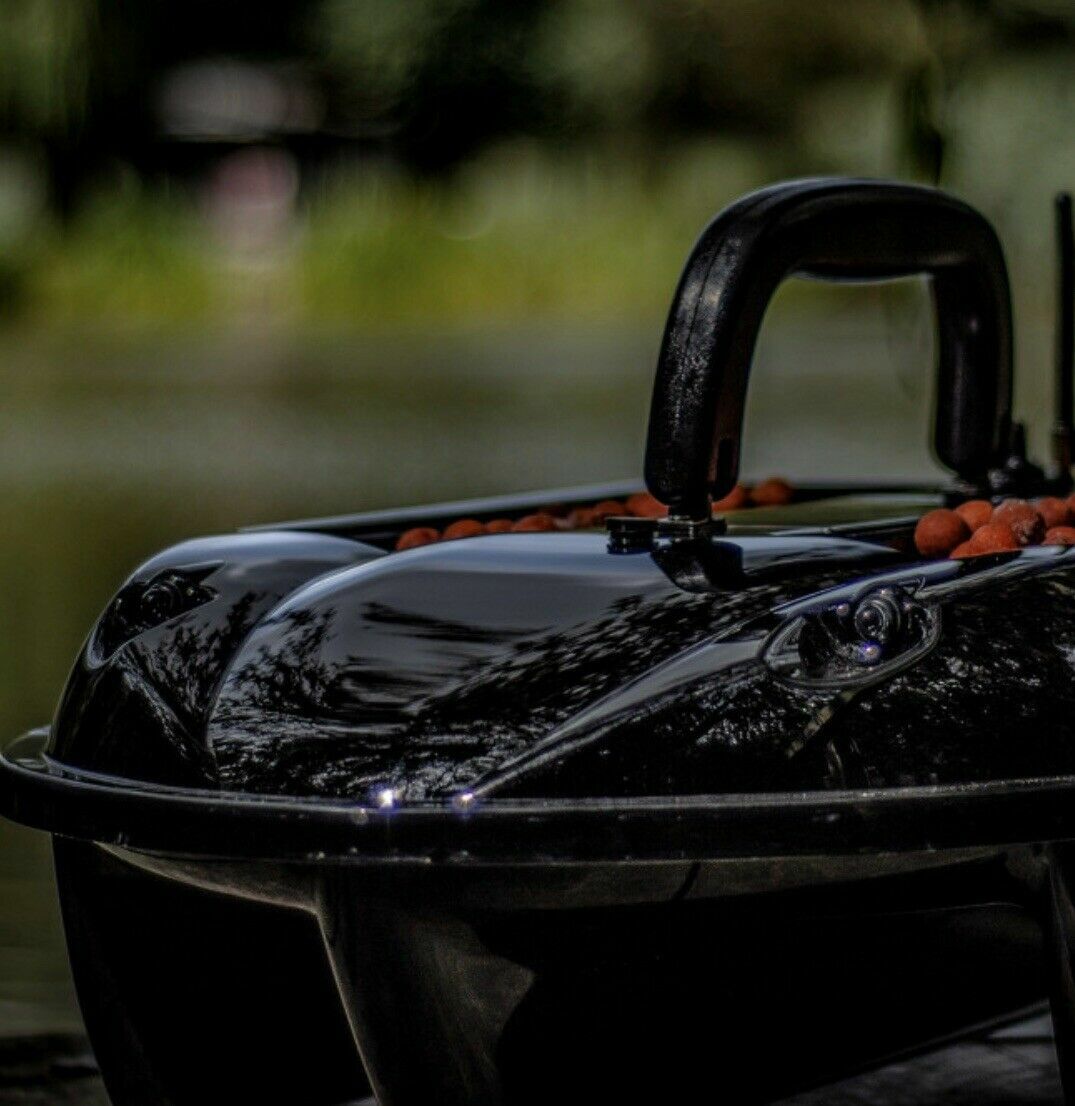 Waverunner MK4 Bait Boat (Scavenger) + Toslon TF520 Fish Finder | eBay UK