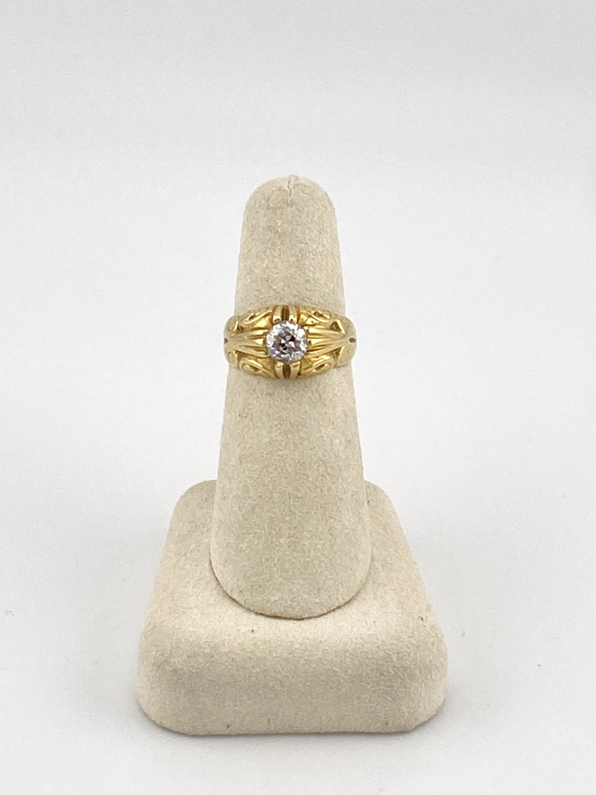 18K Yellow Gold, English Antique solitaire ring - Gem
