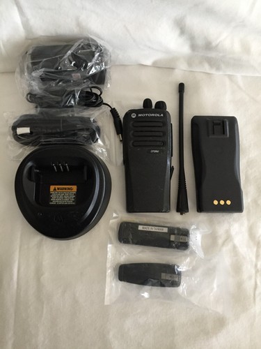 MOTOROLA CP200D UHF 403-470MHZ 16CH 4W ANALOG/DIGITAL PORT./BAT/ANT ...