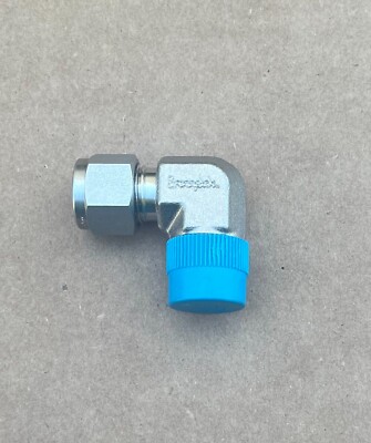 Swagelok 3/8" X 3/8" Stainless Steel 90 Elbow SS-600-2-6 Sevrl Avail ...