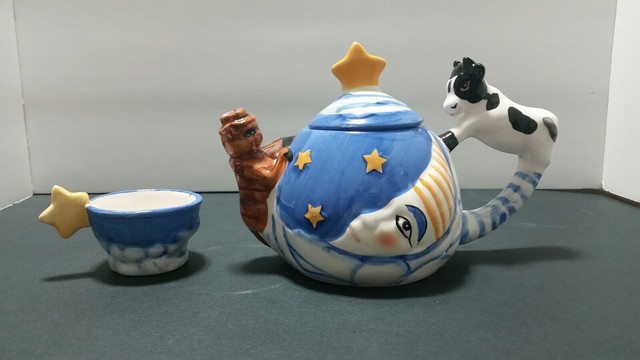Tea Pot with Cup.The Cow jumped over the moon, Ceramic. By Designpac ...