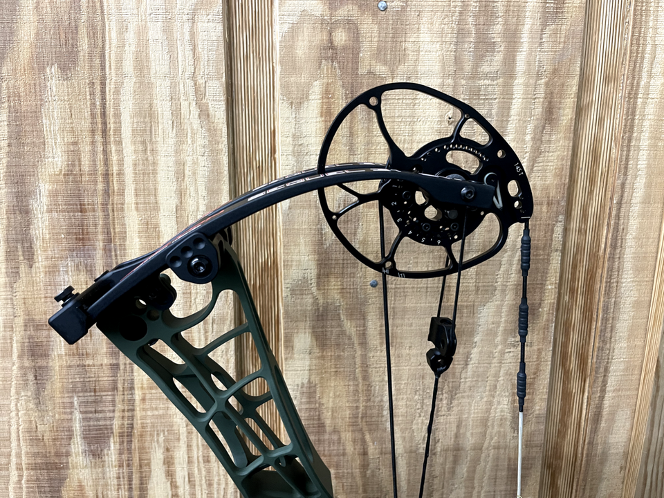 Darton Archery Sequel 31 ST 70lb OD Green Riser Black Limbs RH BRAND ...