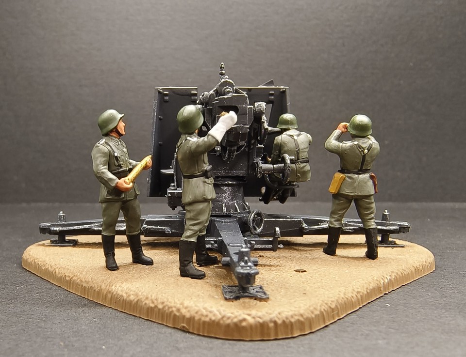 1/72 Scale Scene WWII German FlaK Gun 88mm &4 Solider handpainted 6158 ...