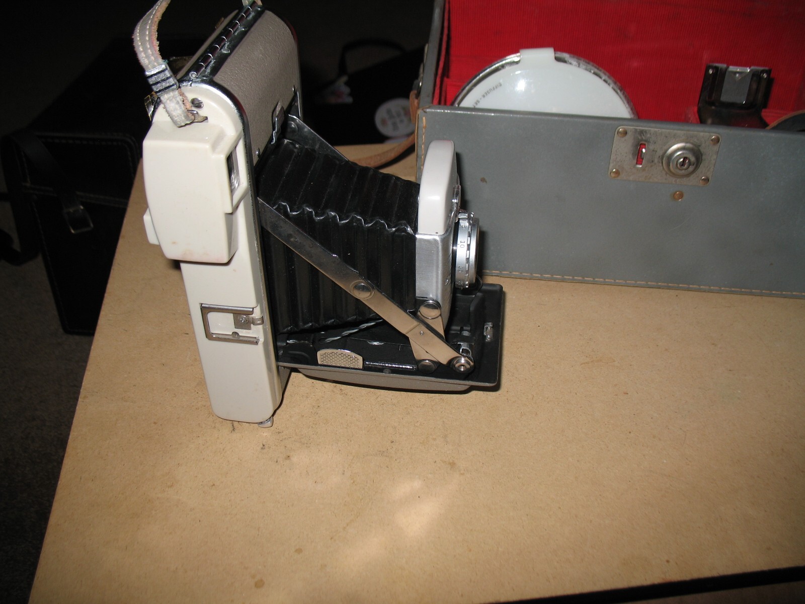 VTG 1950s POLAROID LAND CAMERA 80A WITH CASE KEY BULBS FLASHOLDER | eBay