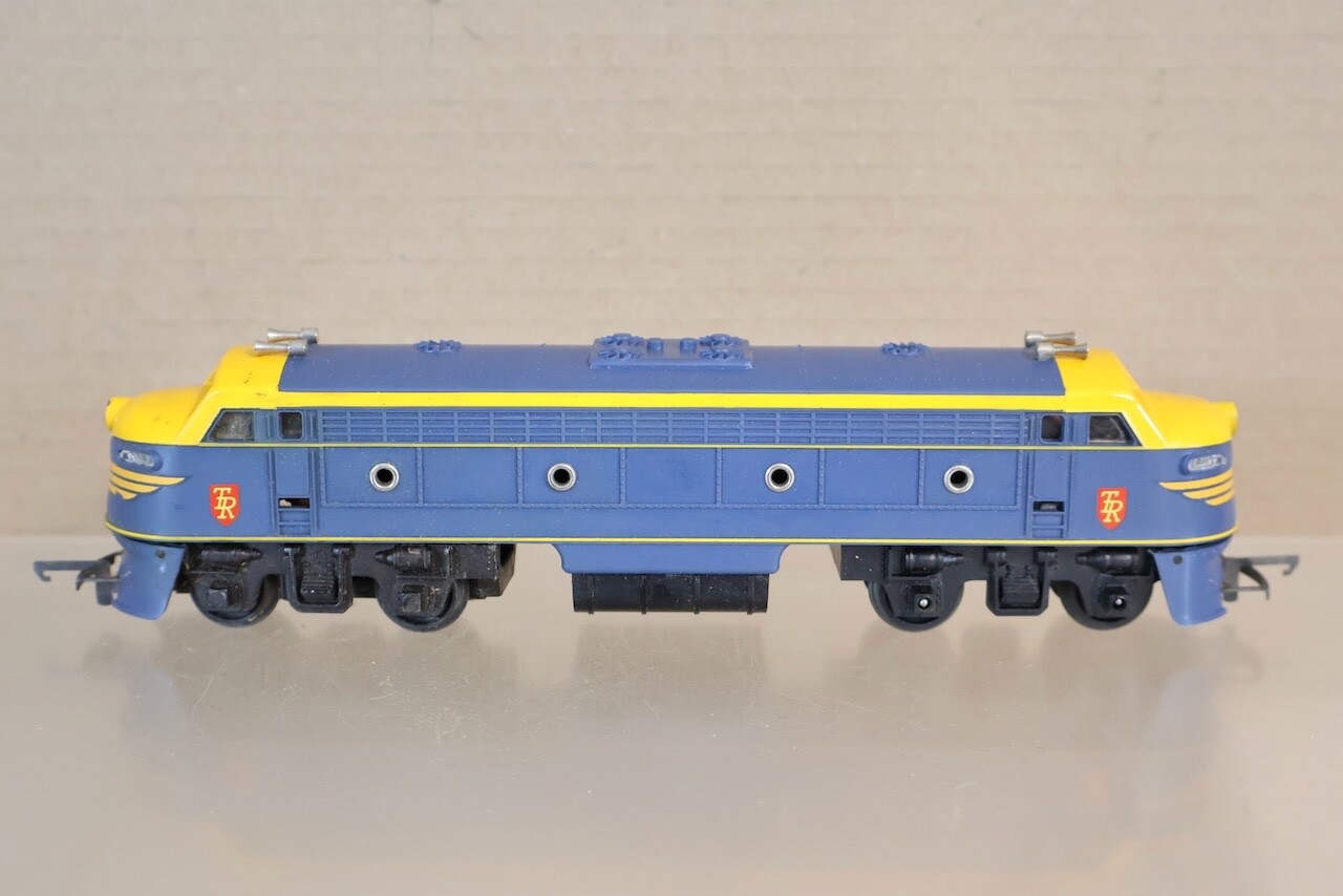 TRIANG RS34 TRANSCONTINENTAL TC DOUBLE ENDED DIESEL LOCOMOTIVE & COACH ...