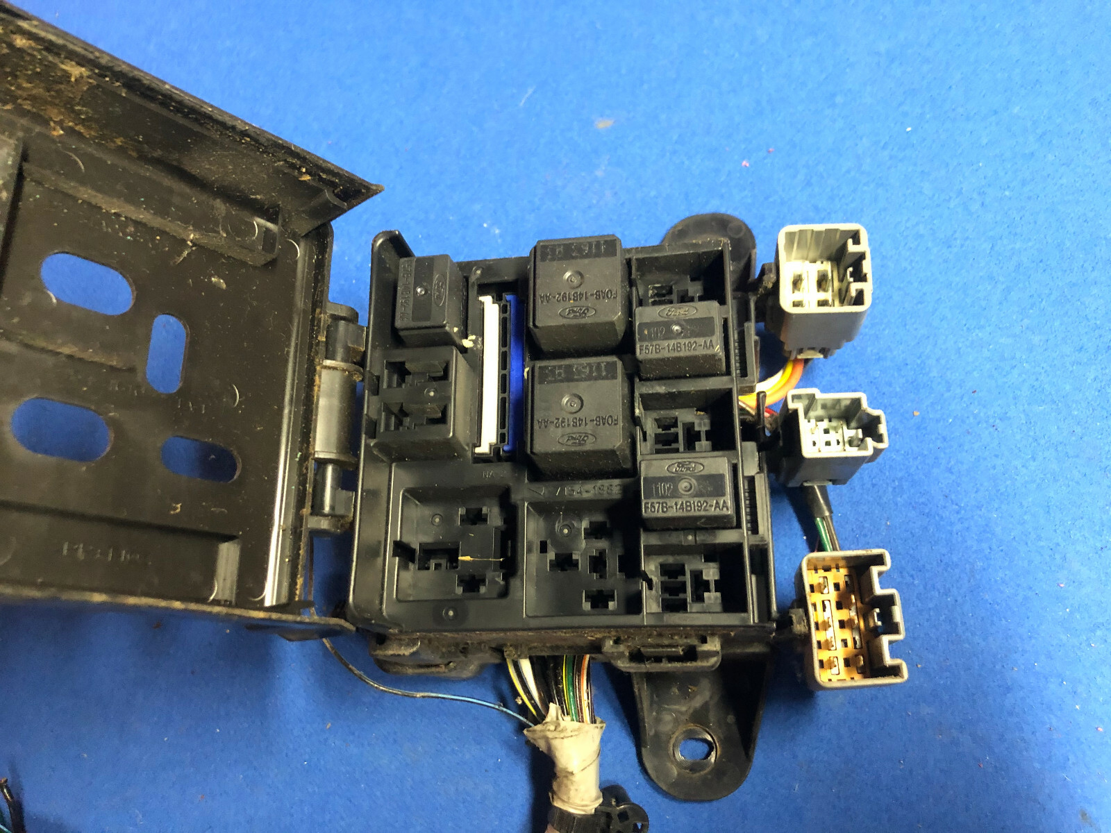 02 03 04 FORD EXPLORER REAR POWER DISTRIBUTION RELAY BOX 1L2T-14A488-KT ...