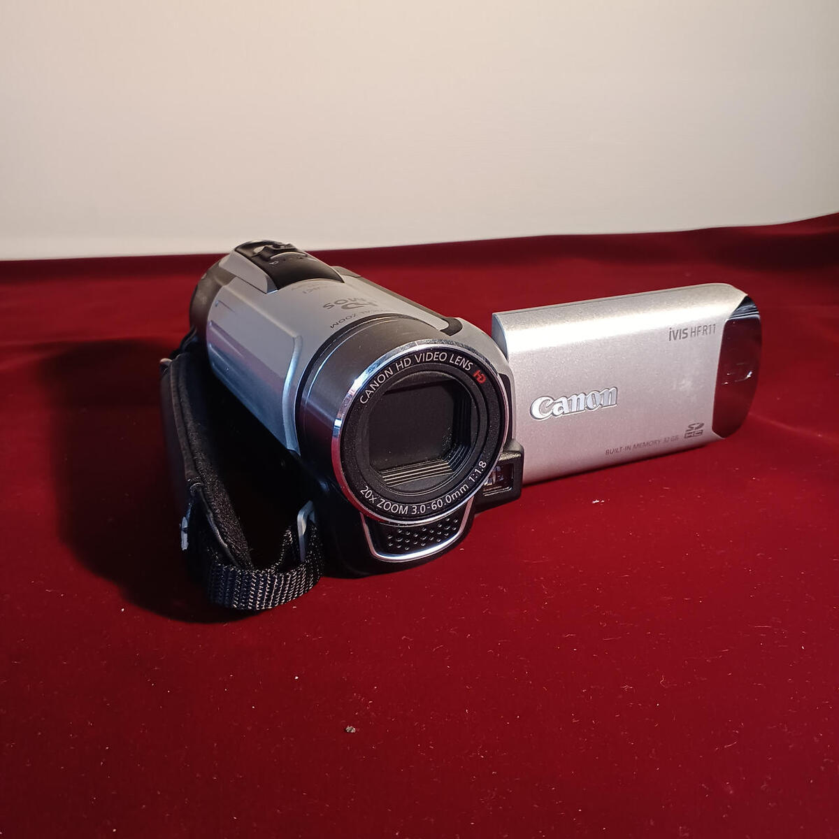 Canon iVIS HF R11 Digital Camcorder, Video Camera With Canon iVIS HF R11 Digital Camcorder, Video Camera With