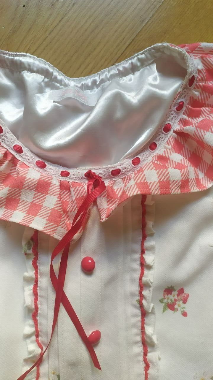 Liz Lisa Erdbeer Karo Kleid Japan kariert Karo cottagecore kawaii ...