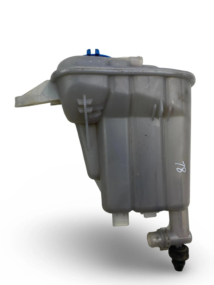 AUDI A5 Cabrio 8F7 Vase d'expansion 8K0121403Q 2016 33577239 | eBay