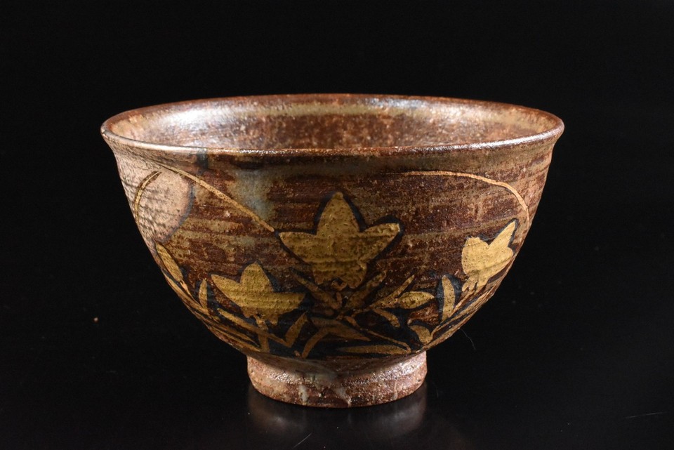 S89: Japanese Iraho-ware Youhen pattern Flower paint TEA BOWL, auto w ...