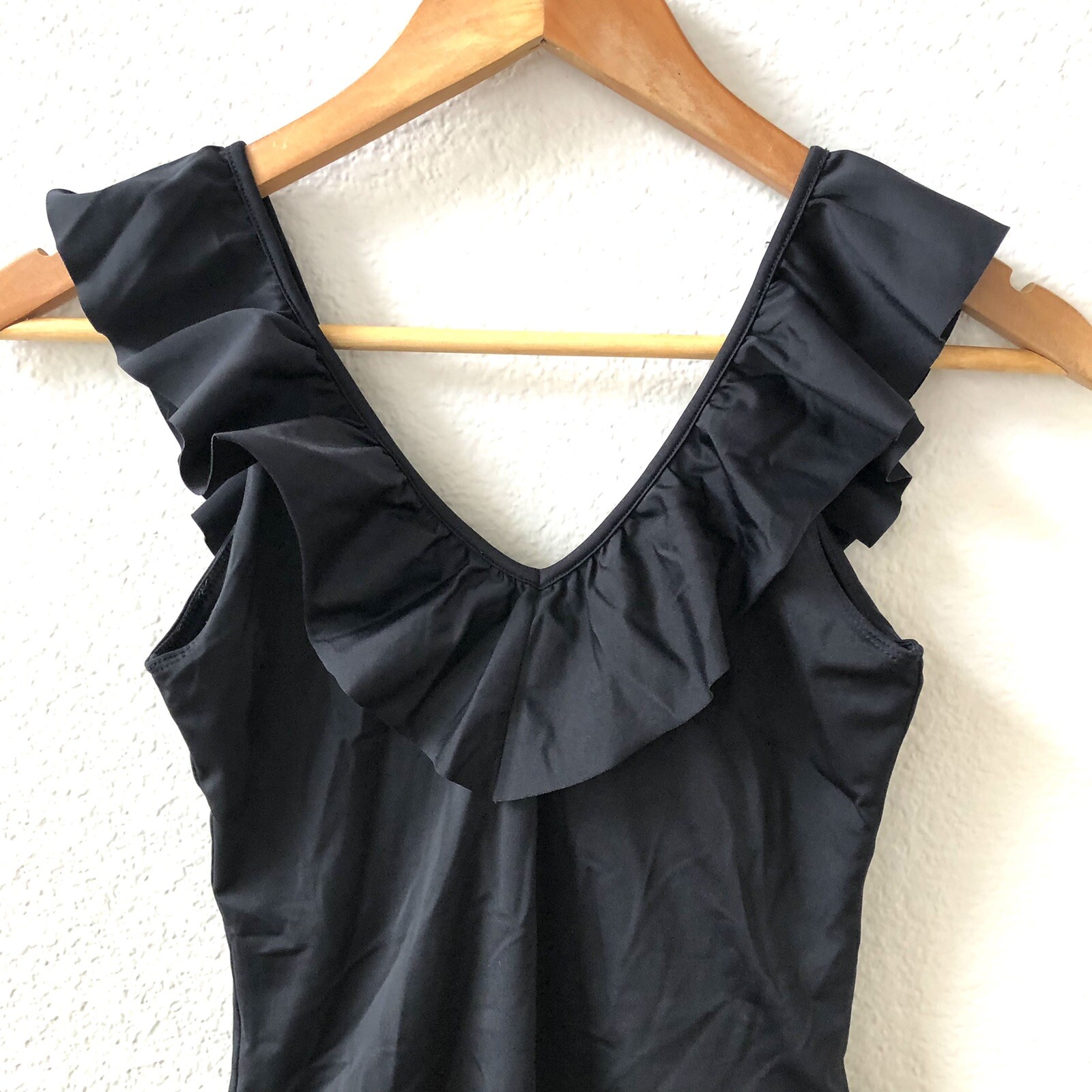 Wilfred Aritzia Ruffle One Piece Swimsuit Size Small … - Gem