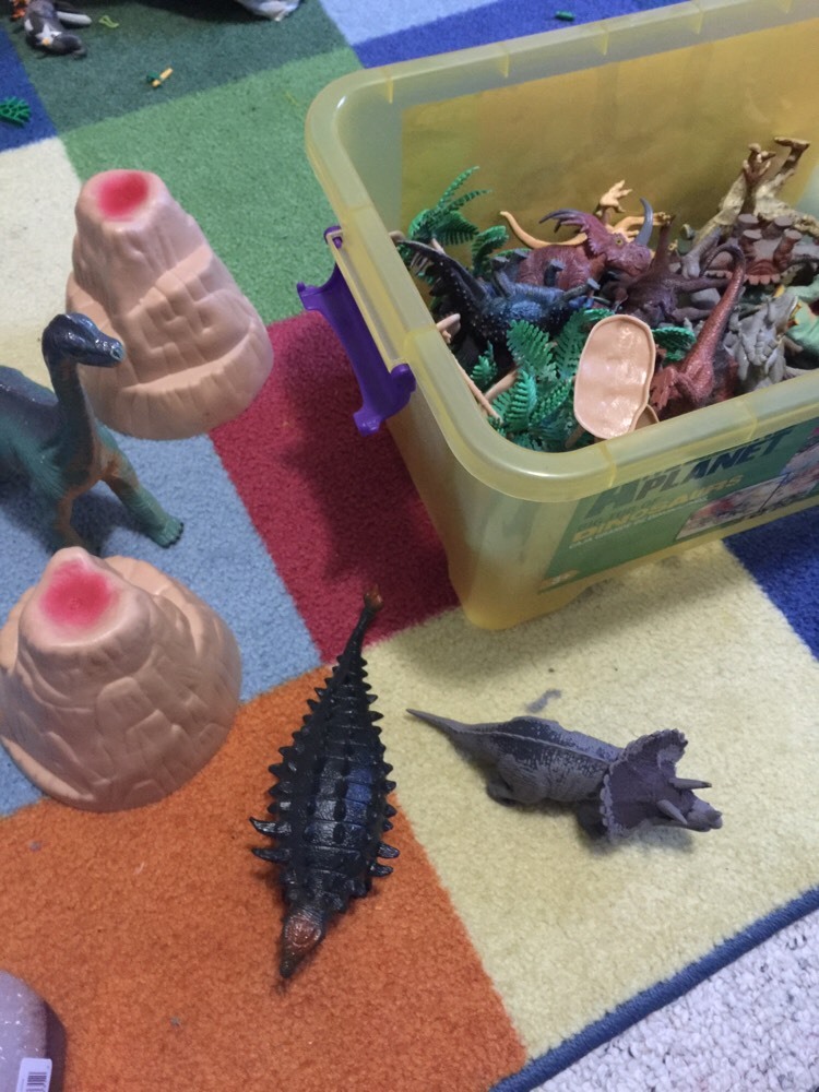 Animal Planet King's Big Bucket of Dinosaurs Plus Extra Dinosaur | eBay