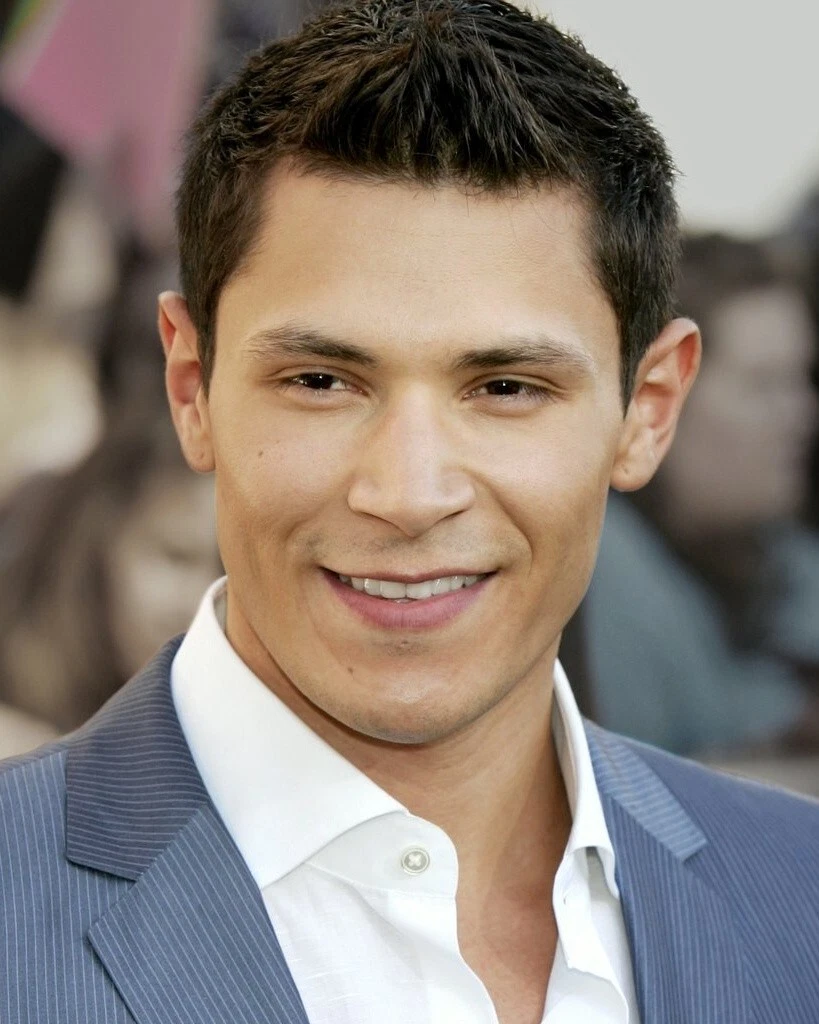 Alex Meraz