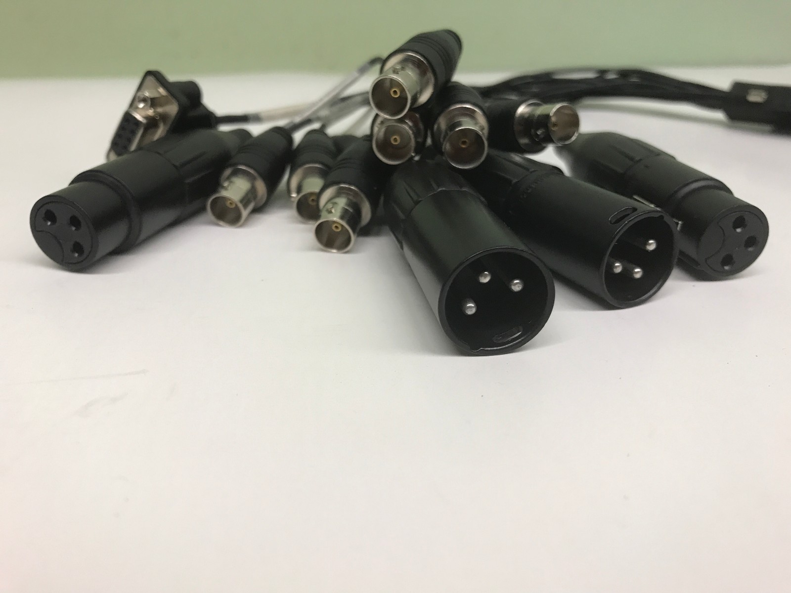 MICRO D 25 PIN FEMALE XLR/BNC BREAKOUT CABLE | eBay