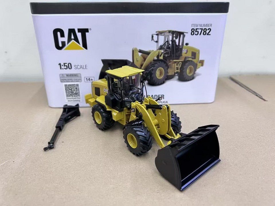 Diecast Masters 1/50 Scale CAT 938 Wheel Loader Diecast Model Toy Gift ...