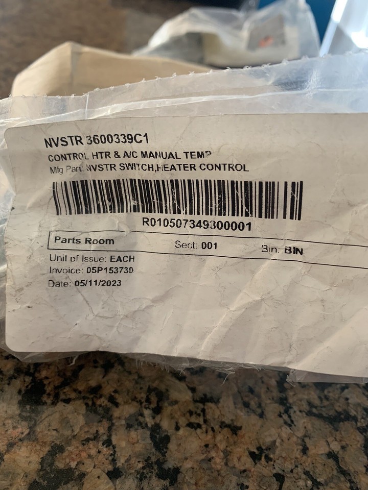International 3600339C1 Temperature Control Switch, 3 Pin Connector, 21 ...