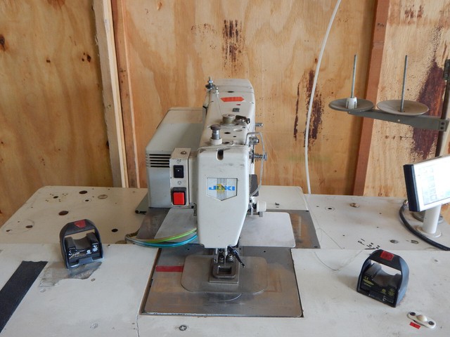 Juki AMS-210C MC-514 Industrial Sewing Machine Table and Servo Motor ...